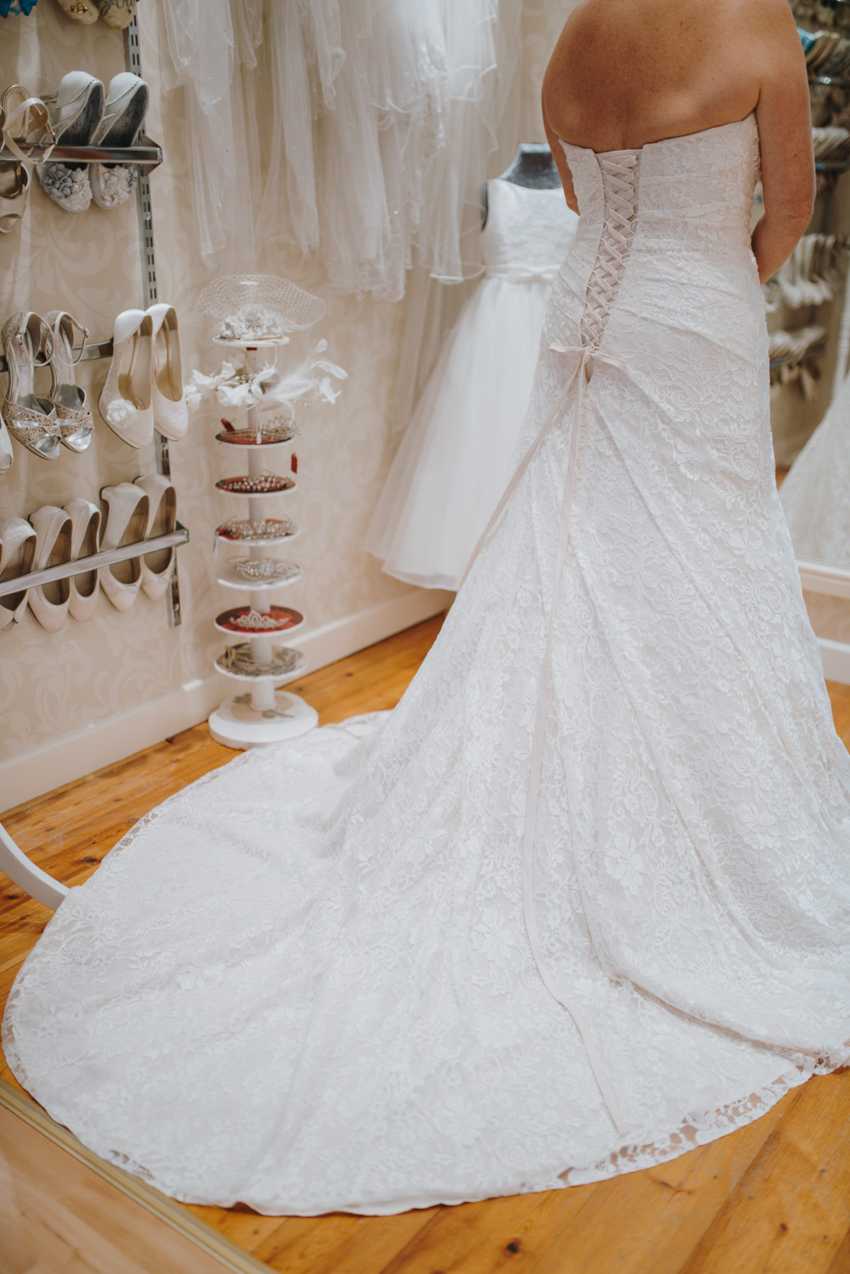 Lacing up your wedding dress - Instructions - Bustles and Bows Bridal